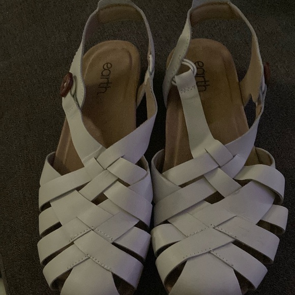 Earth | Shoes | Earth White Woven Sandals Timeless Summer Style | Poshmark